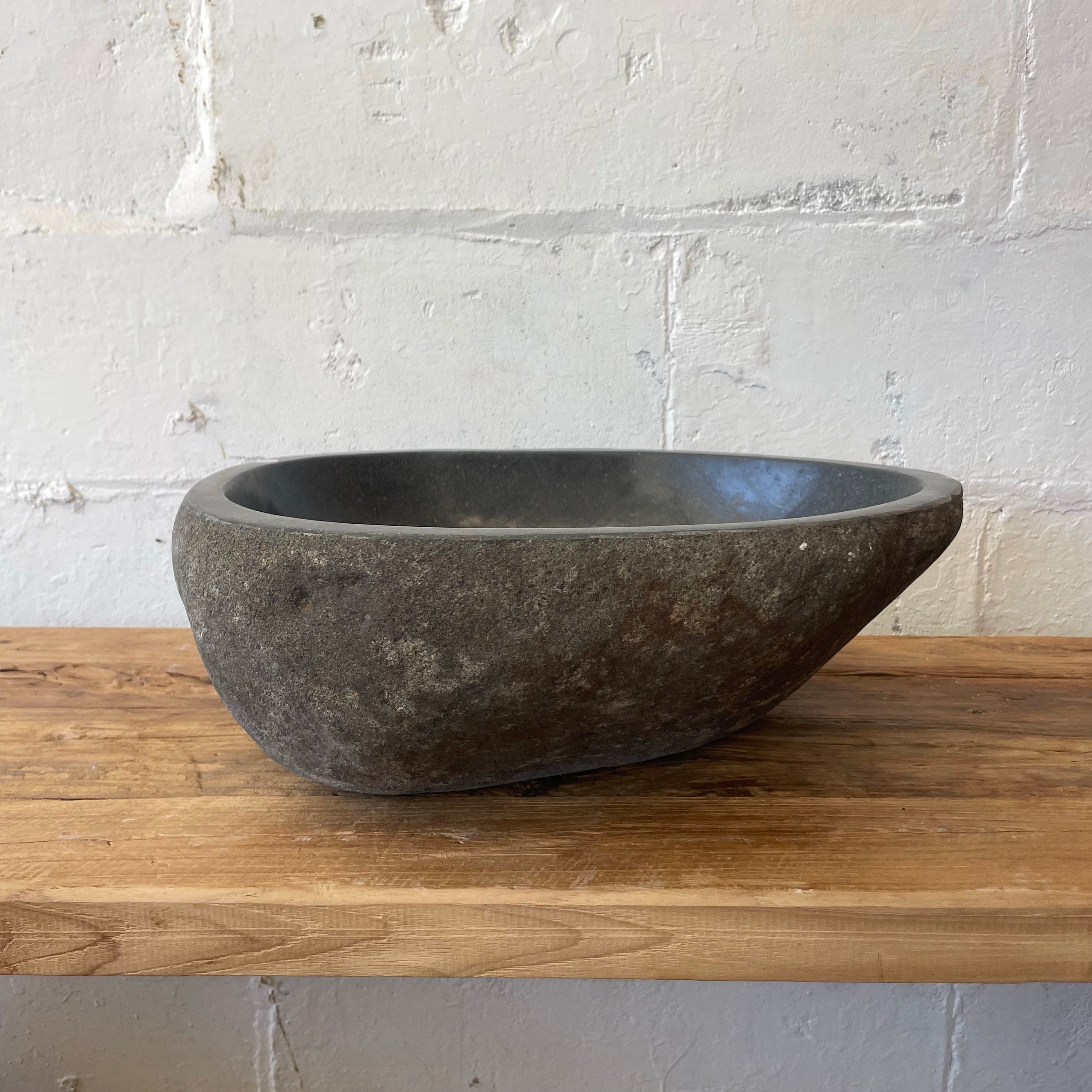 Medium River Stone Basin 77 - 42 x 35 x 15.5cm – Paradise Living Co.